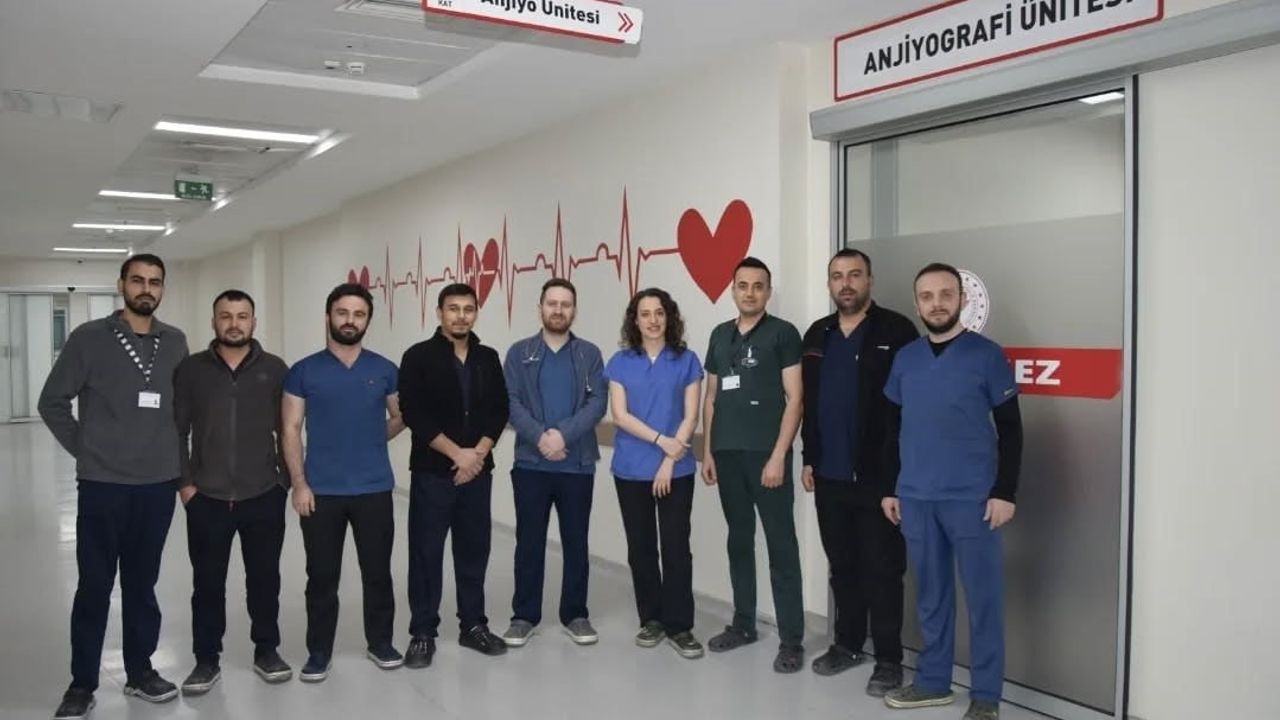 Bayburt Devlet Hastanesi'nde endovasküler başarı: İliofemoral tromboz ...