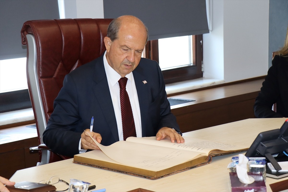 KKTC Cumhurbaşkanı Ersin Tatar'dan Darphane Ziyareti KKTC Cumhurbaşkanı Ersin Tatar'dan Darphane Ziyareti