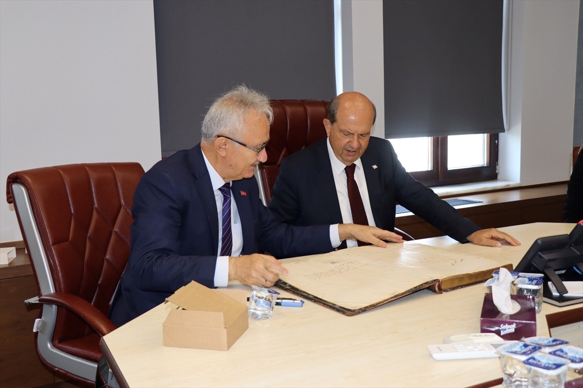 KKTC Cumhurbaşkanı Ersin Tatar'dan Darphane Ziyareti KKTC Cumhurbaşkanı Ersin Tatar'dan Darphane Ziyareti