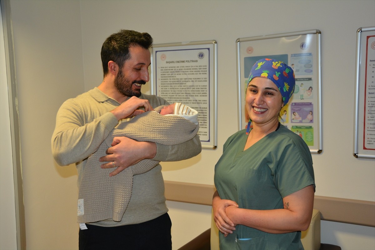 Bitlis'te 2025 Yılının İlk Bebeği 'Kayra' Doğdu